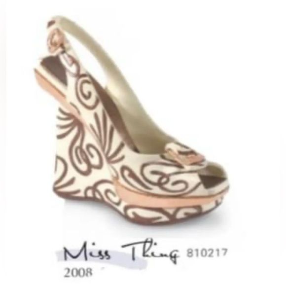 Just The Right Shoe | Accents | Rare Just The Right Shoe Miss Thing By ...